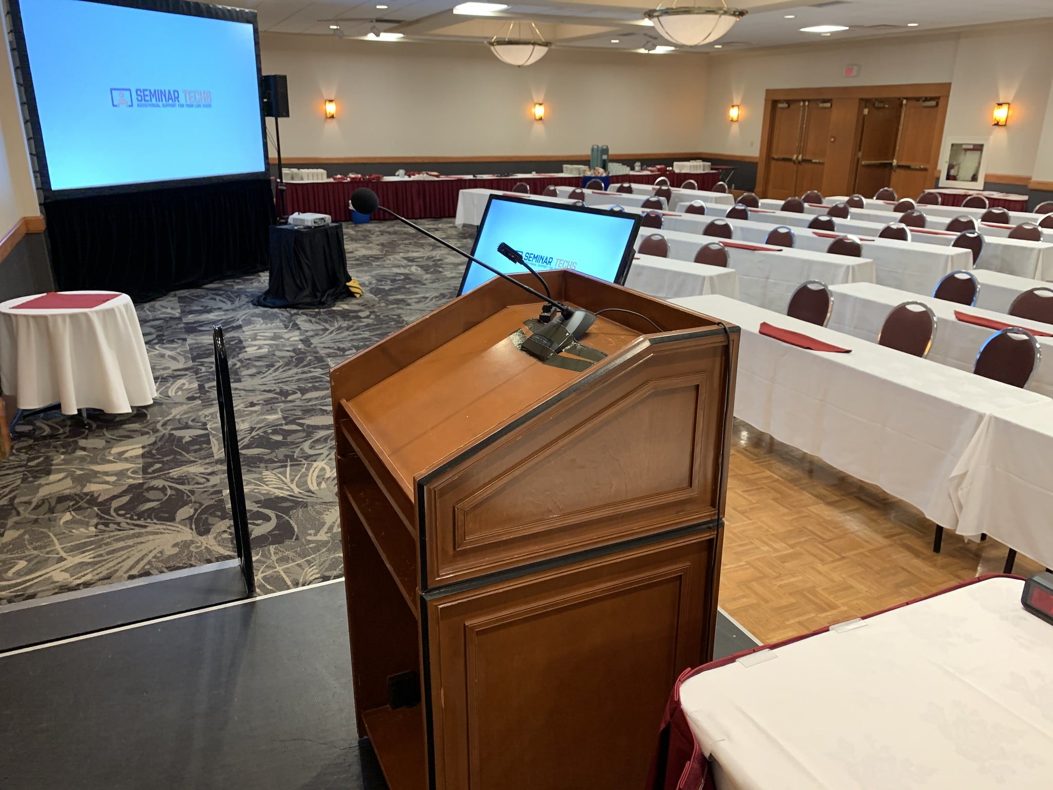 What Audio Visual Equipment Do I Need For My Conference? | SeminarTechs.com